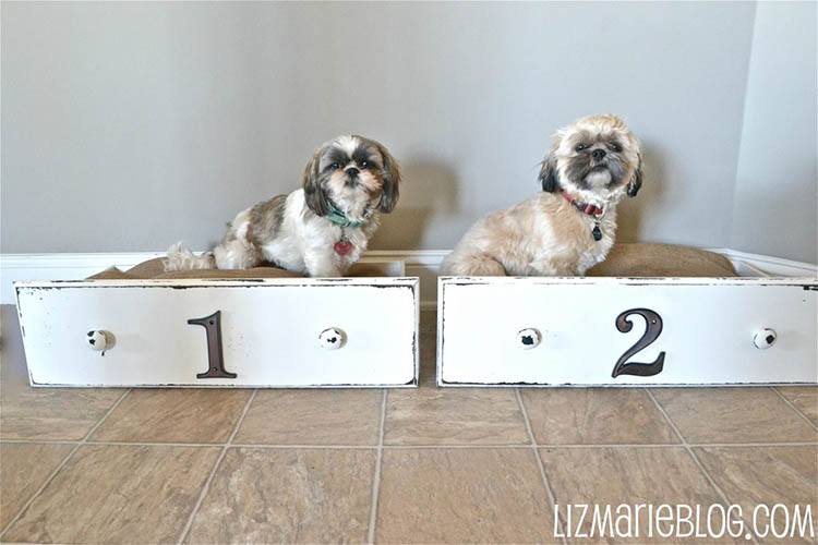 17 DIY Rustic Furniture Projects For Your Dogs - TheHomeRoute